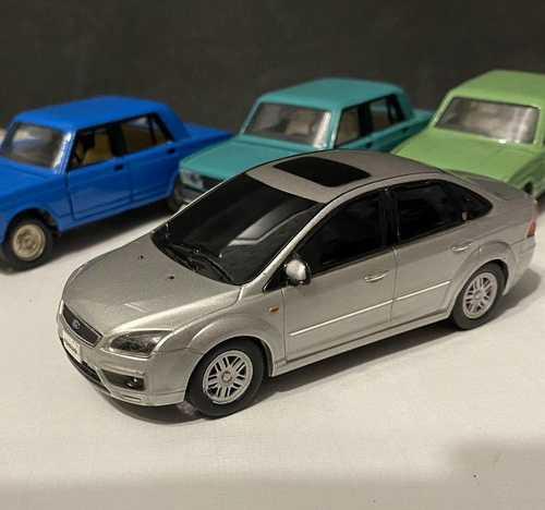 Модель Ford focus 2 sedan 1/43