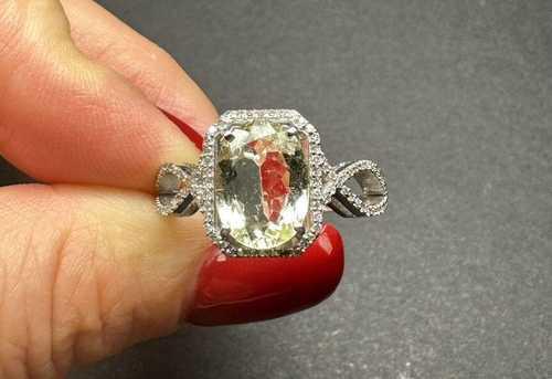 Кольцо с аквамарином и бриллиантами