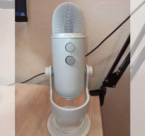 Микрофон проводной Blue Yeti цвет бежевый (новый)