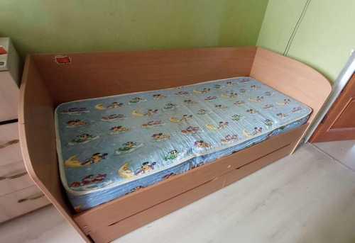 Кровать детская с матрасом и выдвижными ящиками
