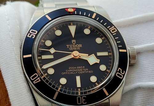 Часы Tudor Black Bay