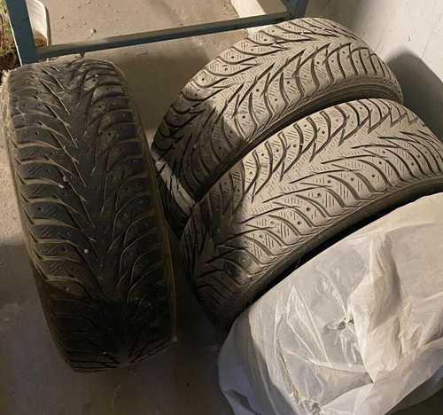 Yokohama 104ZR 215/55 R17