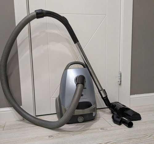 Пылесос Panasonic 1800w