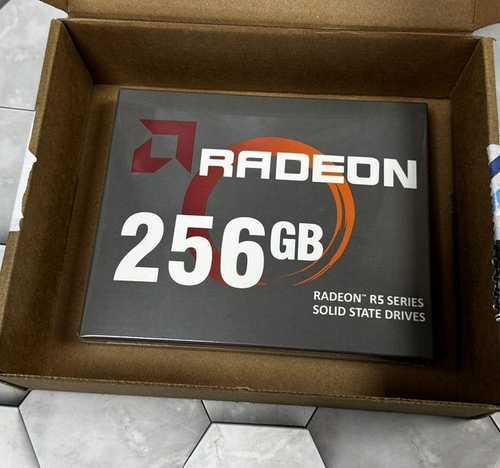 Ssd 256 gb Radeon R5 SATA 3