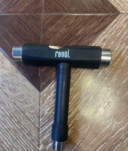 Ключ для скейта revol