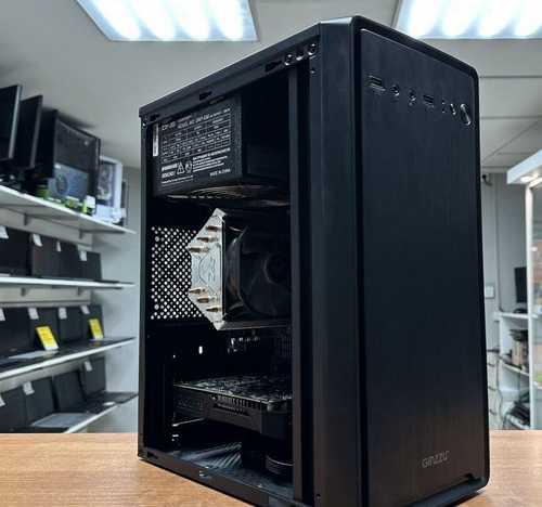 Игровой/RX 560/FX-4130/SSD   HDD/8 ram/рассроч