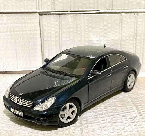 Модель Mercedes-Benz CLS C219 1:18 Maisto