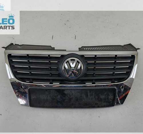 Решетка радиатора Volkswagen Passat B6 3C0853651