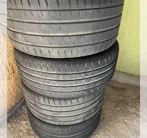 Michelin Pilot Sport 4 S 245/35 R20 и 275/30 R20 ZR