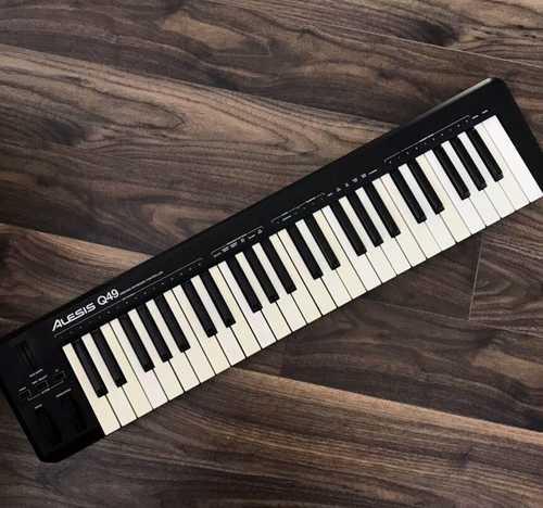 Midi клавиатура Alesis Q49