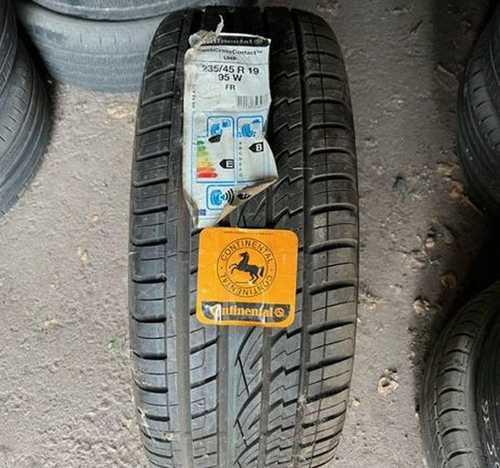 Continental ContiCrossContact UHP 235/45 R19 95W