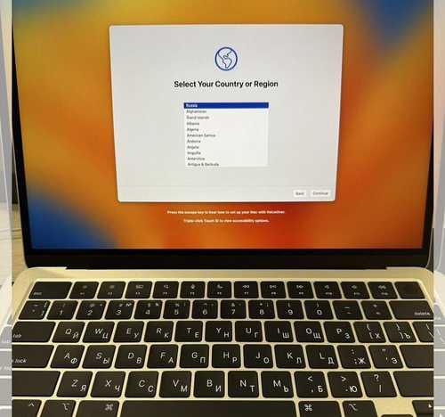 MacBook Air M2, 8 Gb, 256 Gb SSD Старлайт MLY13