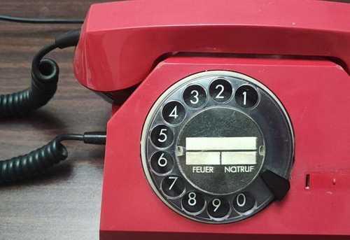 Старый телефон СССР Красный