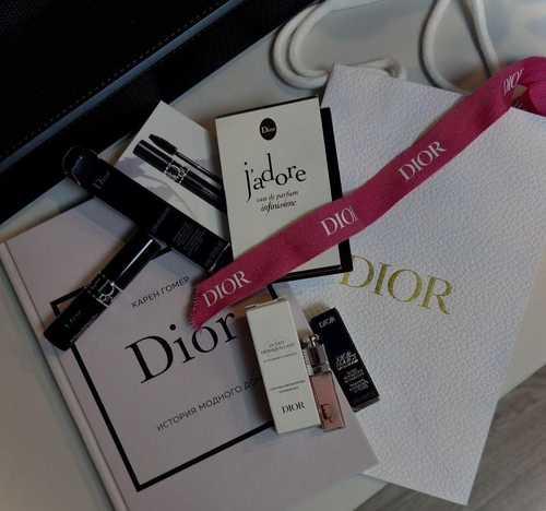 Подарочная книга История модного дома dior