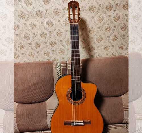 Классическая гитара Takamine GC5CE-NAT со звукосни