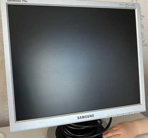 Монитор Samsung syncmaster 710n