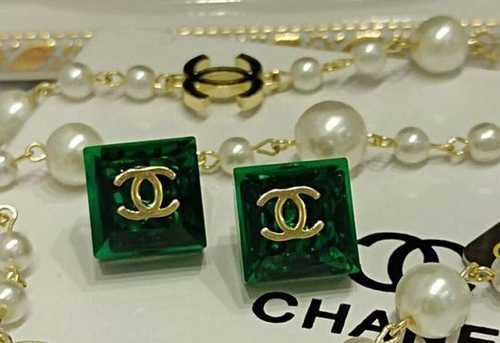 Серьги Chanel красивого зелёного цвета