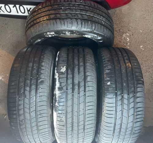 Kumho 722 215/55 R17 94V