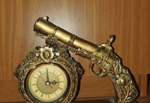 Сувенирные настольные часы