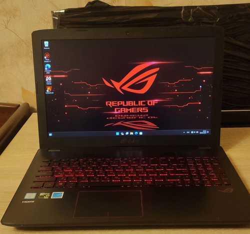 Asus ROG i7-6700HQ / GTX 950M / 16 GB / 240 GB SSD