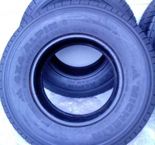 Michelin 4x4 Alpin 235/75 R15 105S