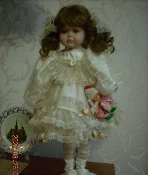 Кукла фарфоровая коллекционная из Бельгии