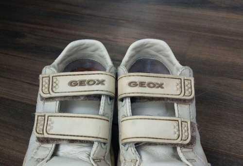 Кроссовки Geox белые (18 см по стельке)