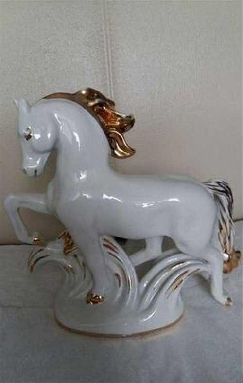 Статуэтка "Конь-огонь" или "Конь златогривый"