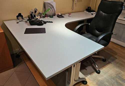 Стол письменный для офиса фирмы Frezza