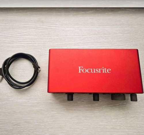 Звуковая карта Focusrite Scarlett 2i2 3rd Gen