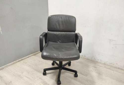 Кресло компьютерное (кожа) б/у