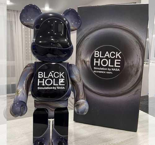 Мишка bearbrick 70 см "черная дыра"