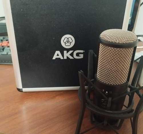 Студийный микрофон akg p220