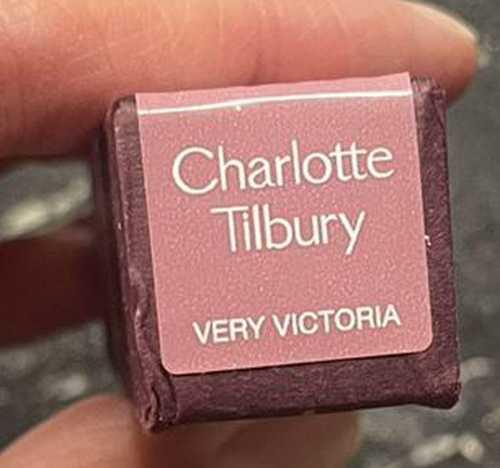 Помада Charlotte Tilbury Very Victoria