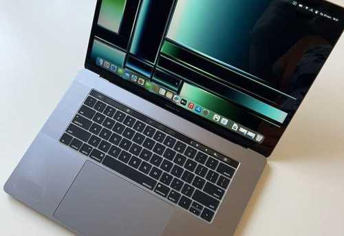 MacBook Pro 15” 2019 i7, 16GB - 512GB, AMD 555X