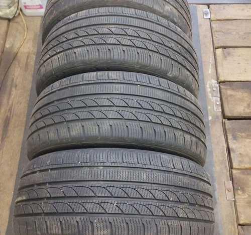 Minerva S210 245/40 R19 98V
