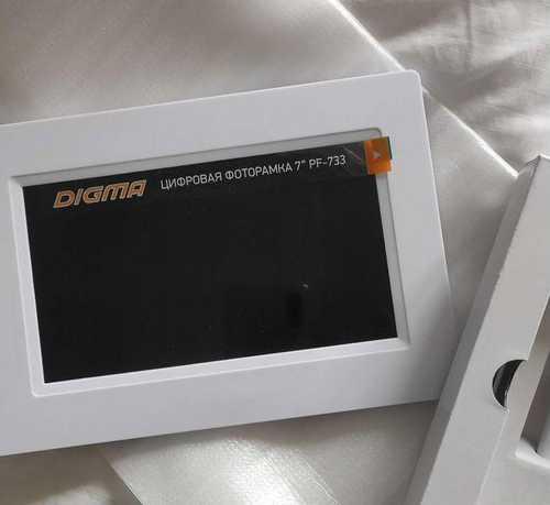 Цифровая фоторамка digma 7'' PF-733