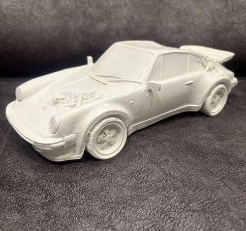 Porsche фигурка(Daniel Arsham)