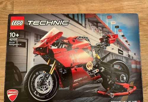 Lego Technic 42107