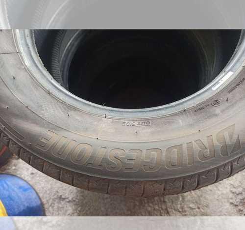 Bridgestone Alenza 001 215/65 R16 98H