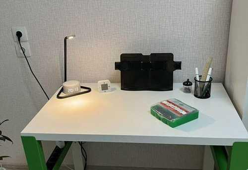 Письменный стол для школьника регулируемый IKEA