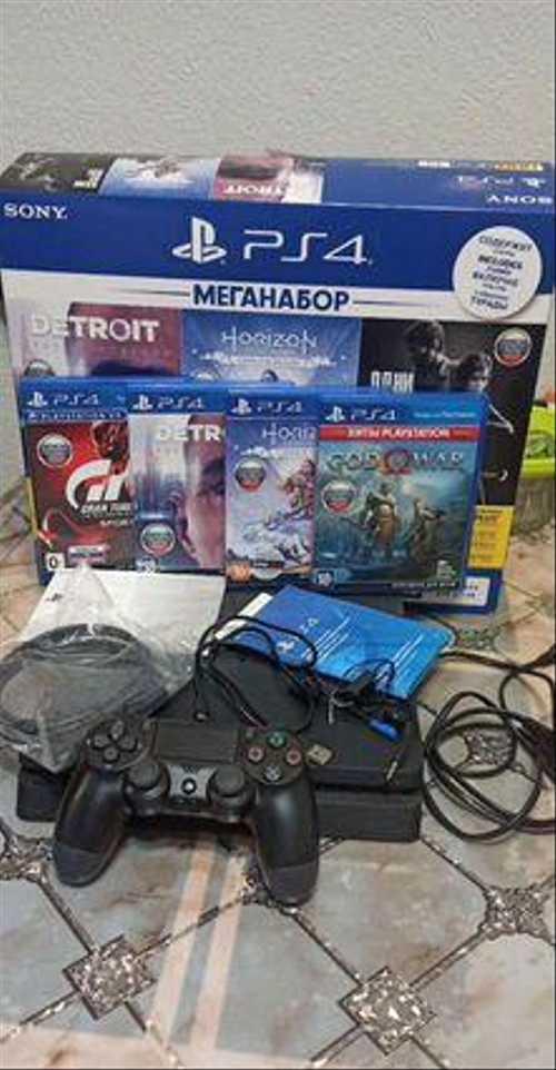 Сколько джойстиков в комплекте ps4