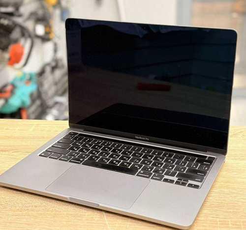 MacBook Pro 13 (2022, M2), 256 ГБ, M2 (8-core), RAM 8 ГБ, GPU 10-core