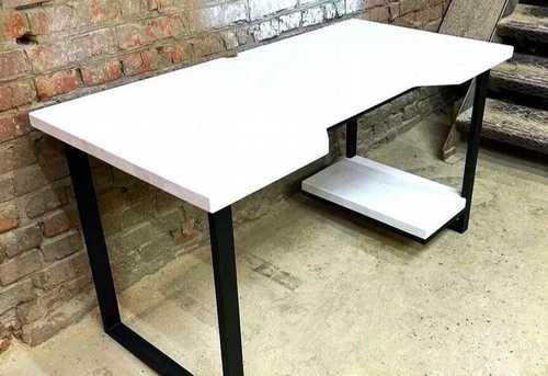 Компьютерный стол в стиле лофт белый