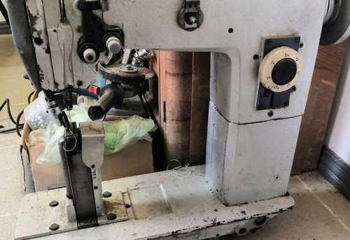 Колонковая швейная машина