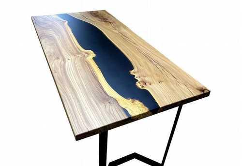 Обеденный стол из дерева и эпоксидной смолы