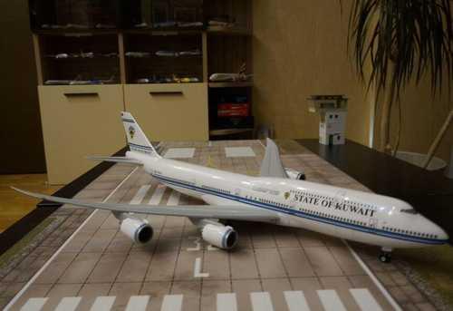 Модель самолета Boeing-747-8. М 1:200