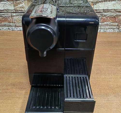 Кофемашина DeLonghi EN550.B