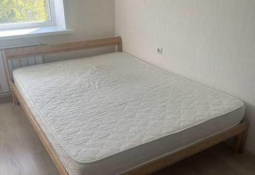 Кровать двухспальная деревянная IKEA с матрасом