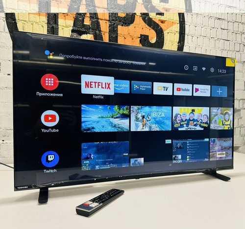 Метровый яркий Toshiba 102см SMART TV Full HD